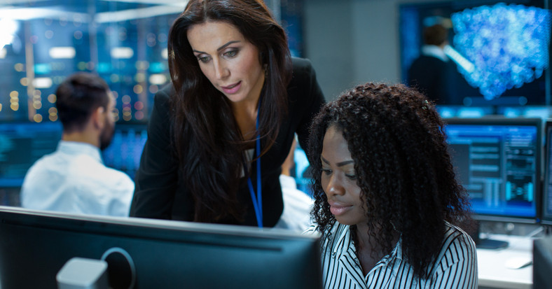 Cyber security careers empower women in STEM | mthree
